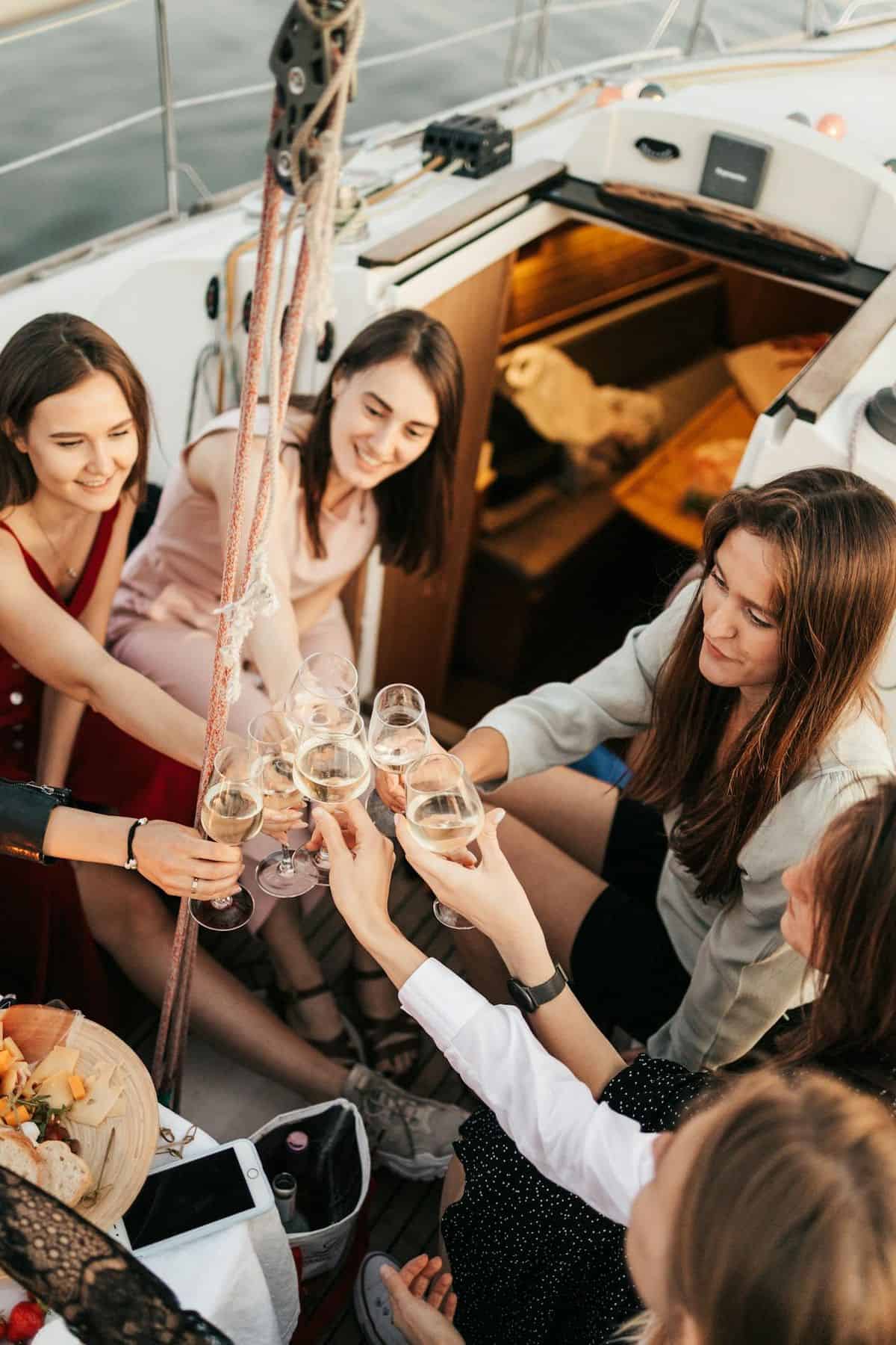 Hen Party Etiquette - The Do's and Don'ts - Sim's Life